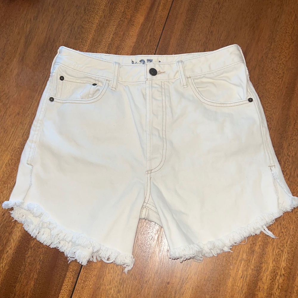 Free People High Rise Off White Cut Offs, Size 27 - Gem